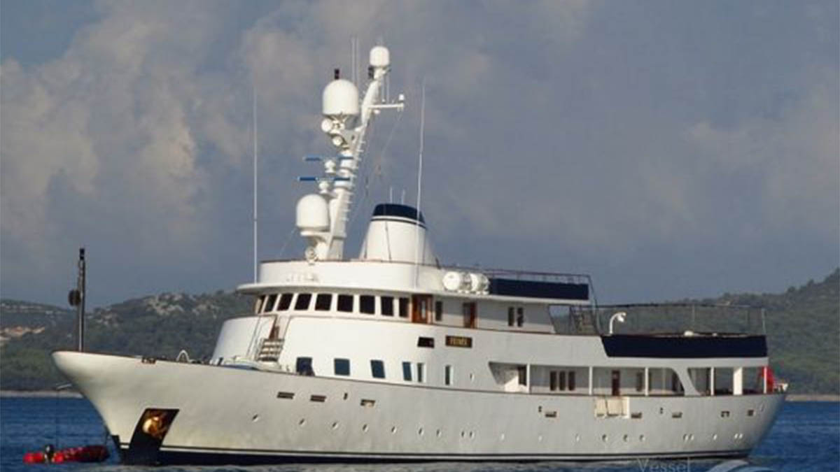 Casal Velino, la nave "Paloma" in rada nella località cilentana - Cilento Post