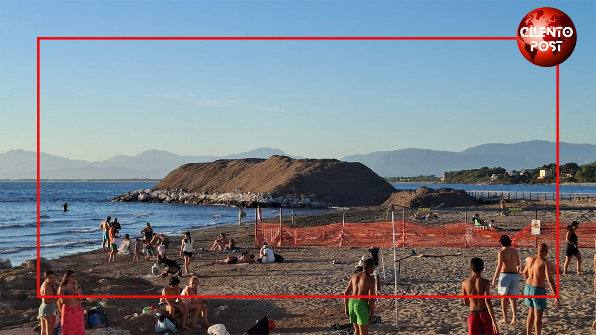 Agropoli, alghe sul litorale: la foto che riaccende le polemiche sulla ...